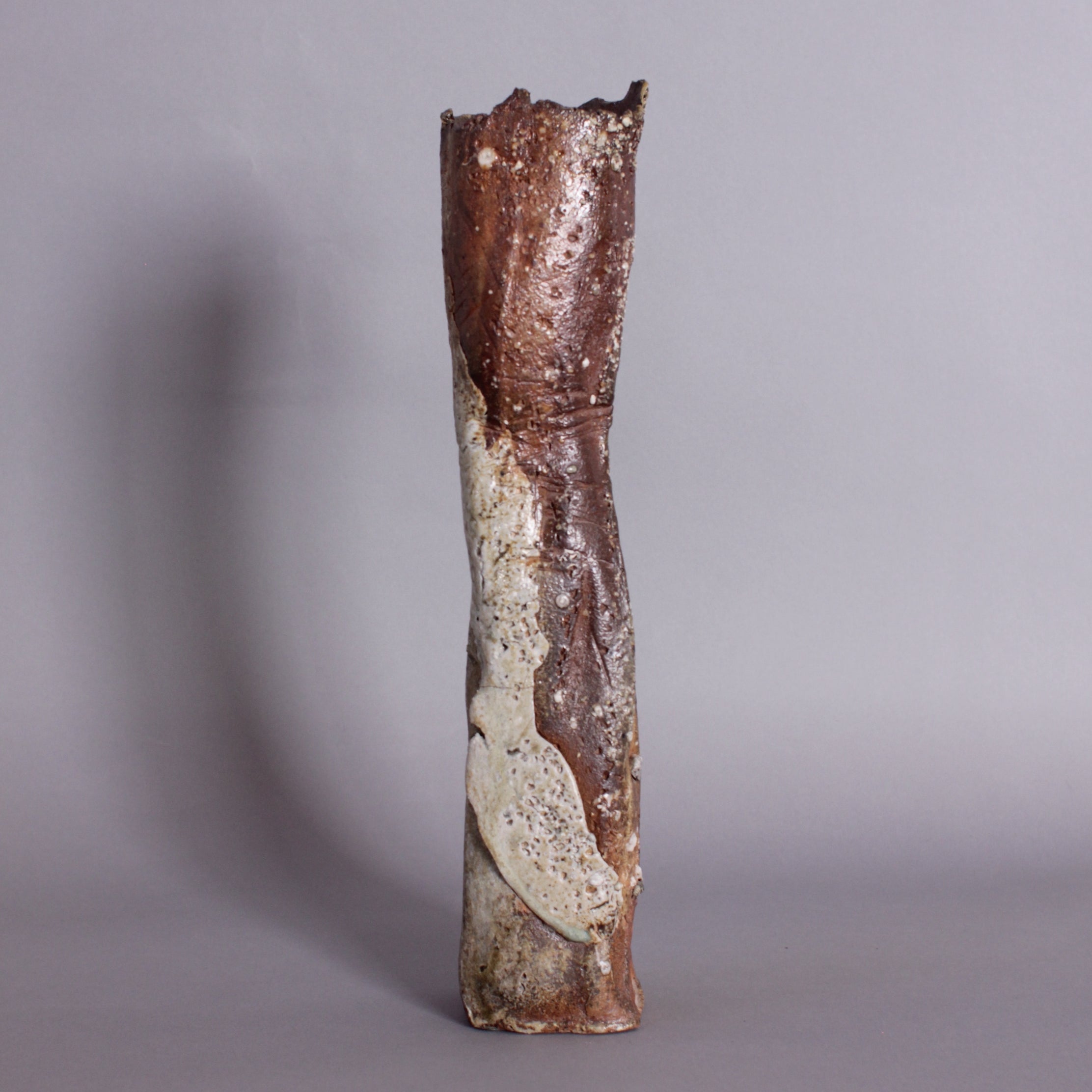 Andrée Singer Thompson "Tall Brown White" (2022) – Tiwa Select